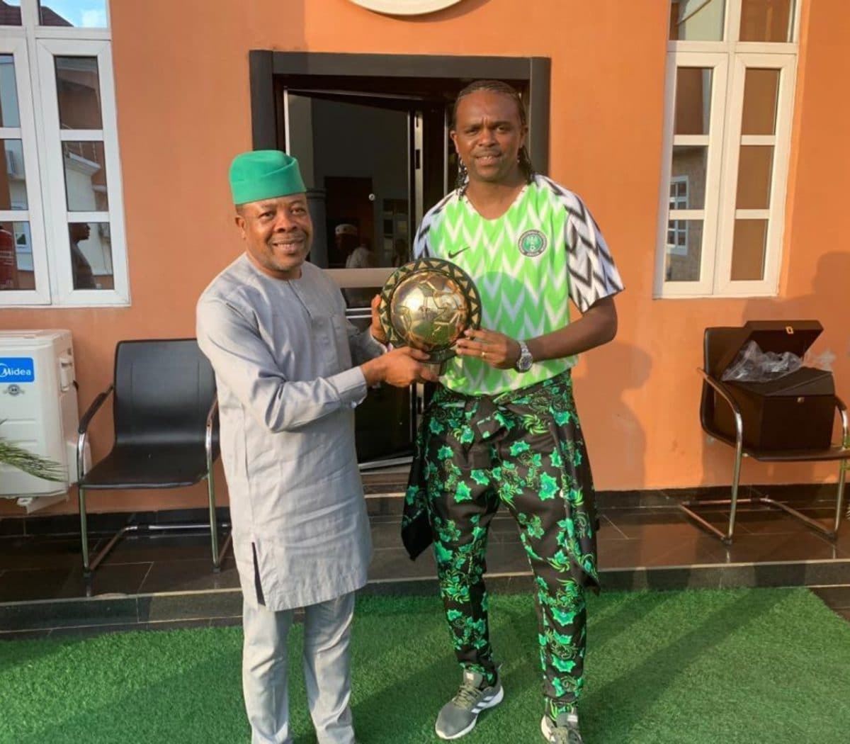 Kanu Nwankwo Joins Governor Ihedioha's Team - Famous People Magazine